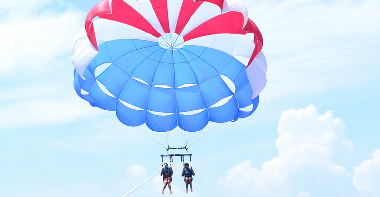 Parasailing | Info, Prices, Photos | My Boracay Guide